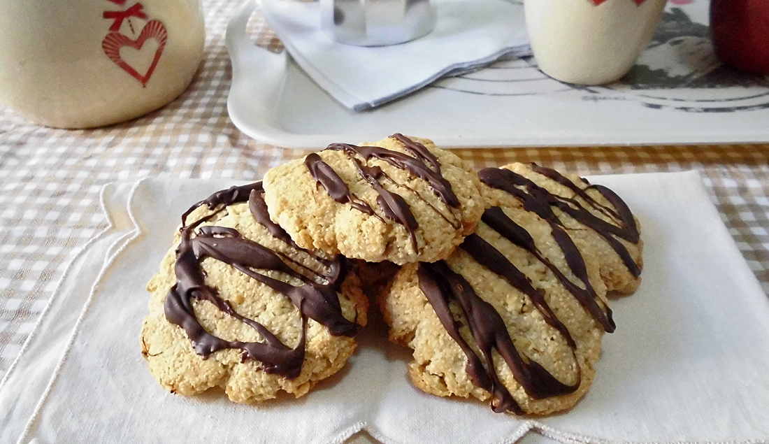 Biscotti al cocco e cioccolato Biscotti al cocco e cioccolato